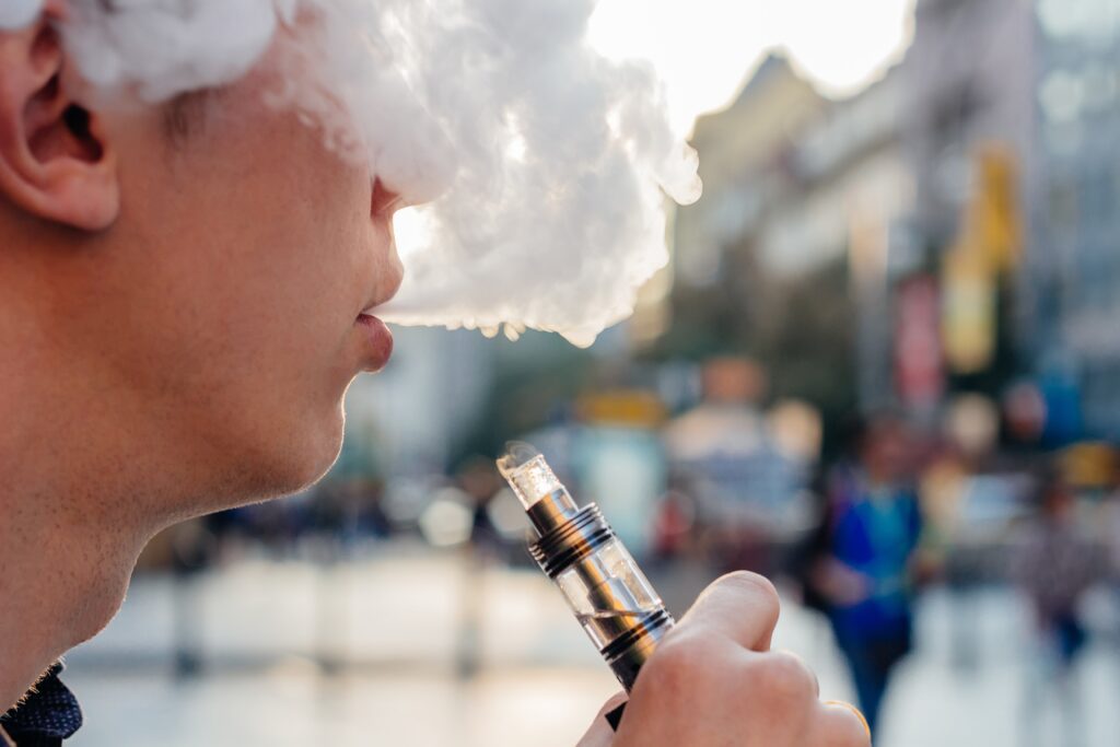 Vaping age drops to 12 years old - Costa Blanca People